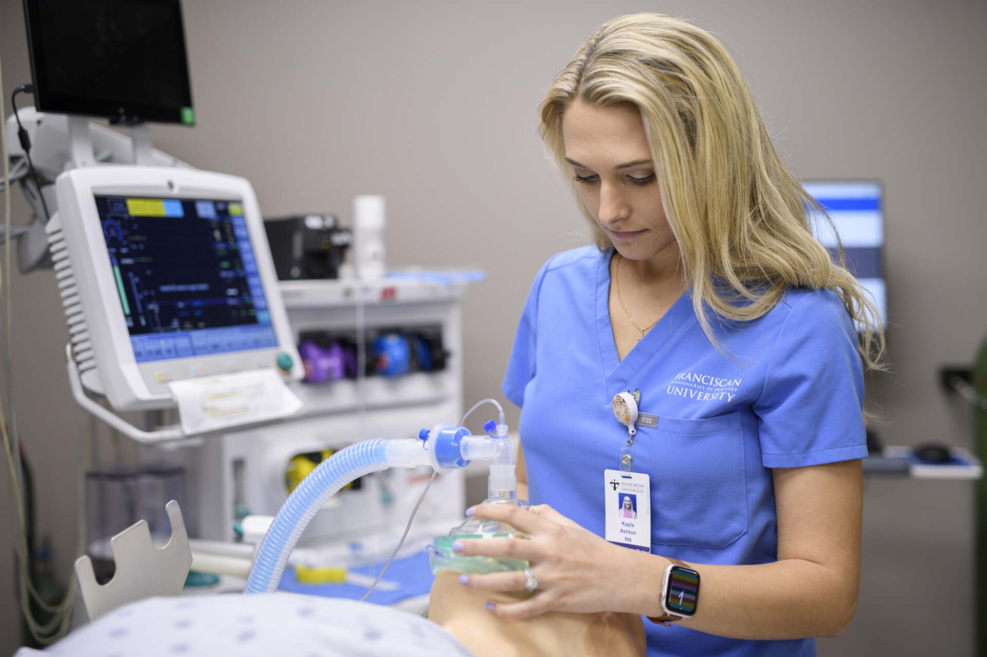 Nurse Anesthetist Careers: What Can You Do as a CRNA? | FranU